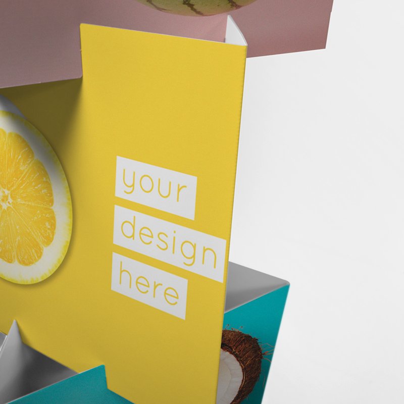 Imprimir tótems publicitarios cubos triangulares – | Entrega 48h